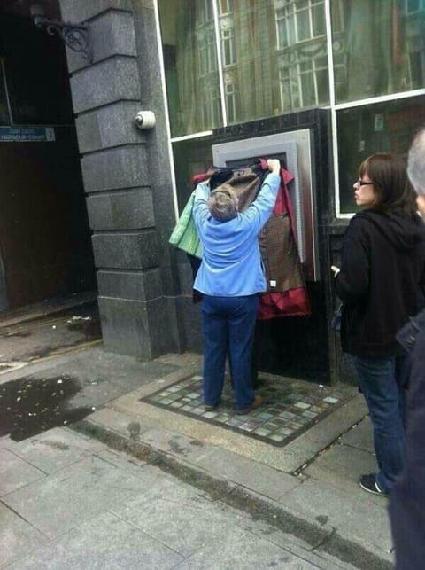 30 Painfully Awkward Photos That Make You Cringe
