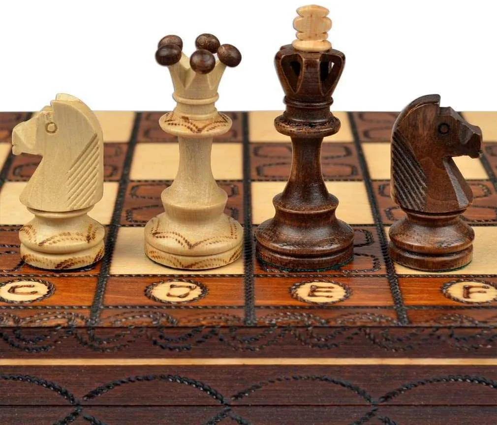 Weigel Junior Is One Of The Best Chess Sets For Sale Right Now