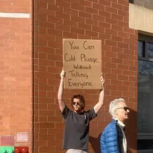 30 Must-See Hilarious 'Dude With Sign' Images