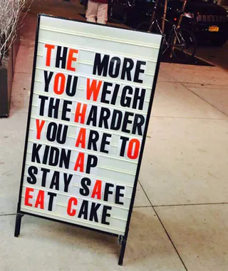 30 Instances When Hilarious Signs Were Too Good Not To Share