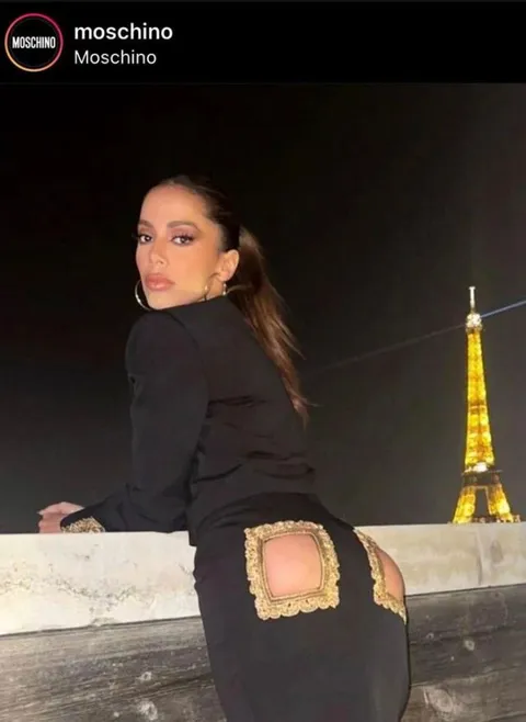 30 Hideous Dresses That Should Have Never Been Made