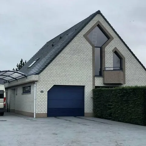 30 Ugly Houses That Are So Bad, It’s Hilarious