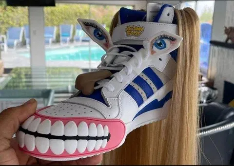 30 Incredibly Funny Times People Put On The Ugliest Shoes