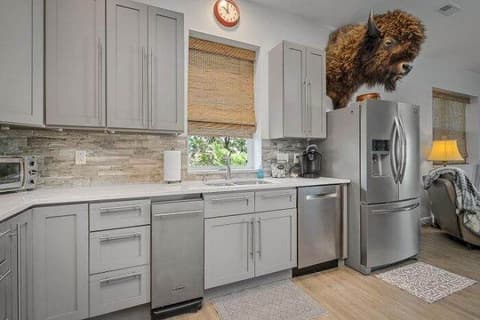 30 Funny Times People Failed At Renovating Their Homes