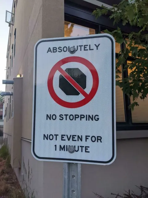 30 Hilarious Signs That Will Make You Laugh Out Loud