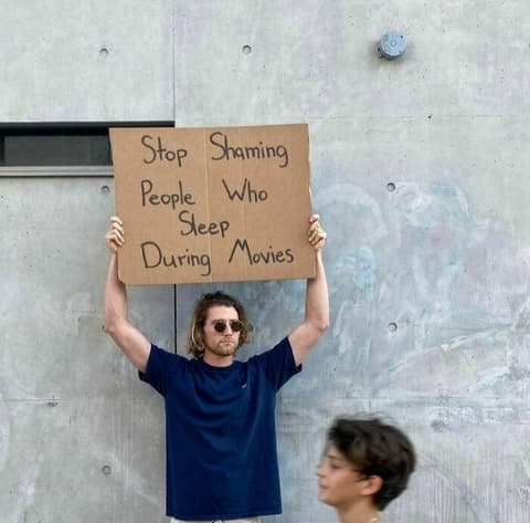 30 Must-See Hilarious 'Dude With Sign' Images