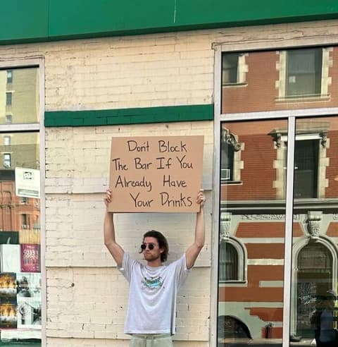 30 Must-See Hilarious 'Dude With Sign' Images