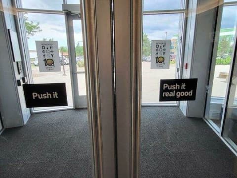 30 Instances Of People Spotting Unexpectedly Funny Signs
