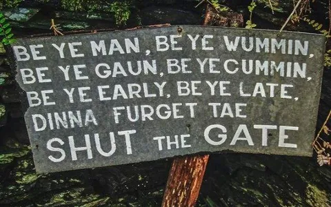 30 Instances When Hilarious Signs Were Too Good Not To Share