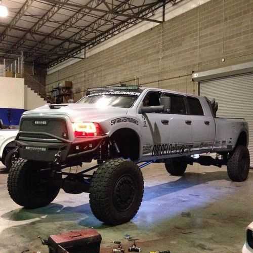 Mega Ram Runner - Big, Bad, Dodge 3500 6 Door Diesel