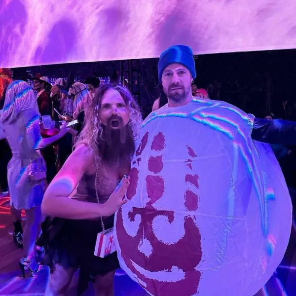 30 Awesome Pics Of Celebs Who Stole Halloween Show