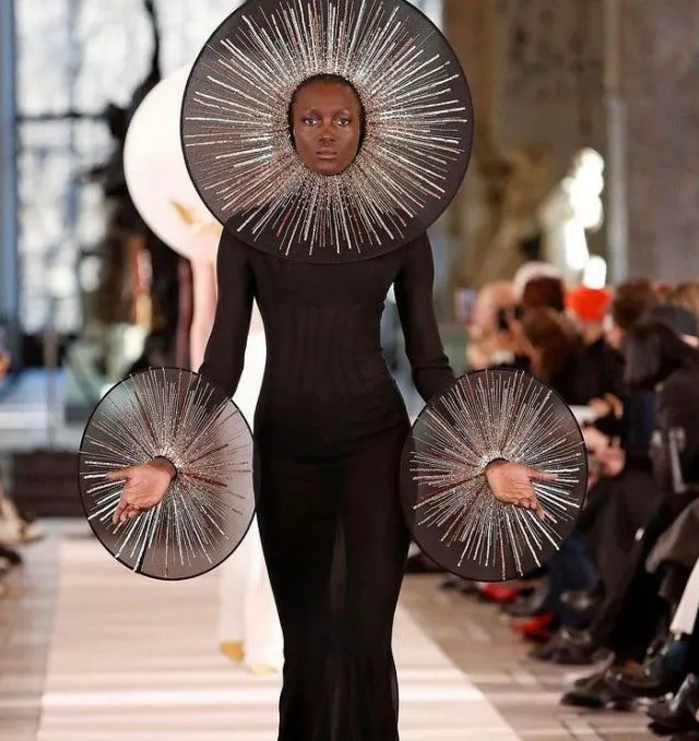 30 Hideous Dresses That Should Have Never Been Made