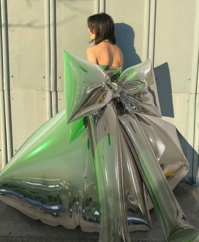 30 Hideous Dresses That Should Have Never Been Made