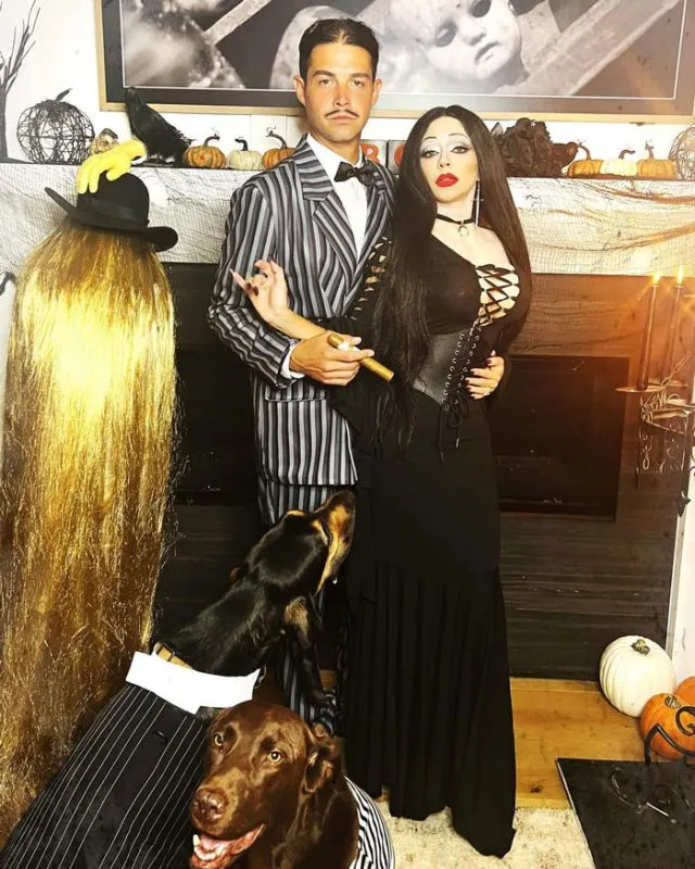 30 Awesome Pics Of Celebs Who Stole Halloween Show