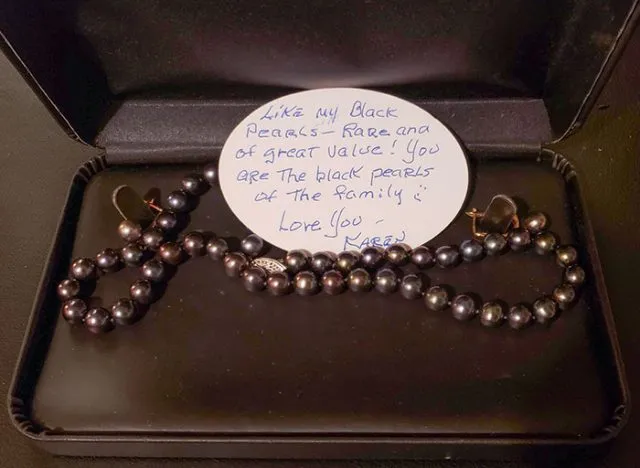 30 Sad Pictures Of People Who Are Having A Bad Christmas