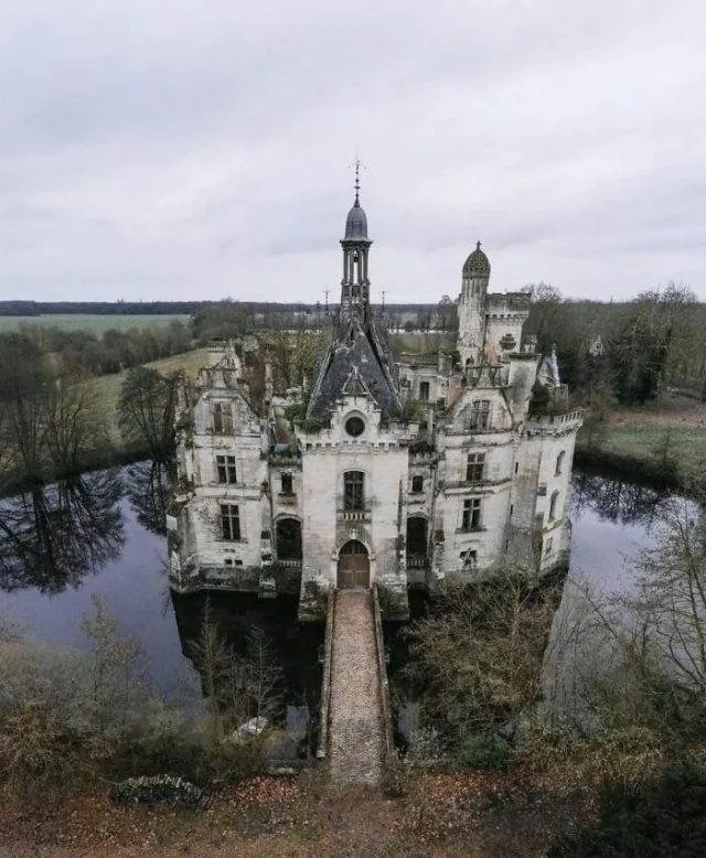 30 Stunningly Beautiful Forgotten Places Around The World