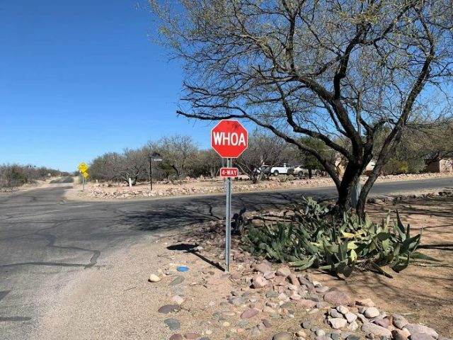 30 Must-See Hilarious Signs That Will Leave You In Stitches