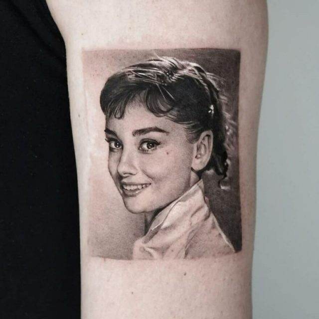 30 Masterfully Crafted Tattoos That Showcase Incredible Ski