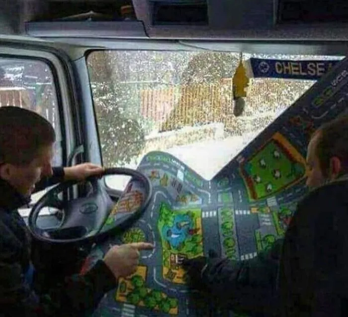 30 Funny Pictures With No Context That Get Weirder