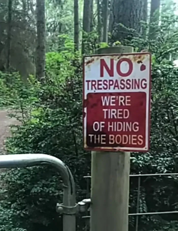 30 Of The Strangest Laugh-Inducing Signs Spotted In Public