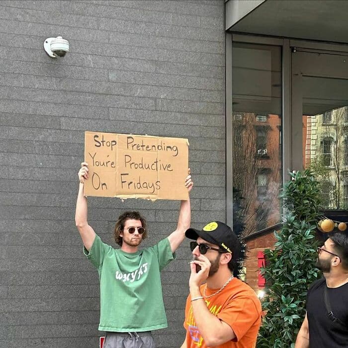 30 Must-See Hilarious Images Of 'Dude With Sign