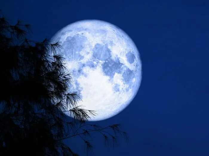30 Breathtaking Blue Moon Pictures