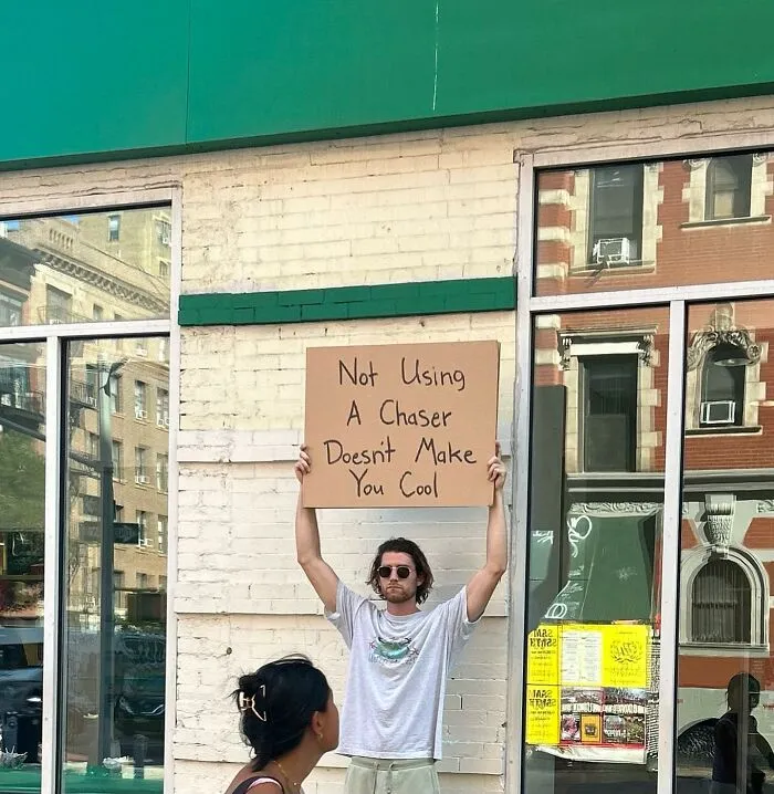 30 Must-See Hilarious 'Dude With Sign' Images
