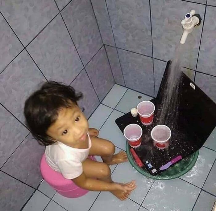 30 Pics Of People Having A Really Bad Day