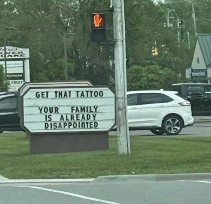 30 Instances Of People Spotting Unexpectedly Funny Signs