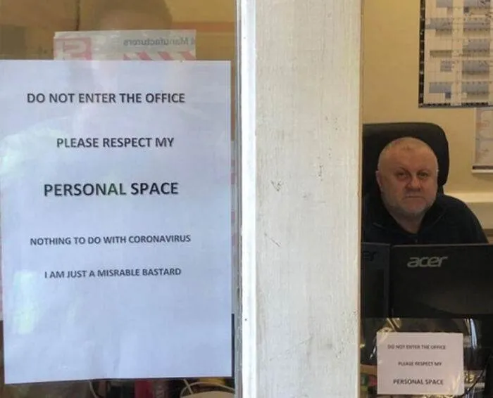 30 Hilarious Signs That Will Leave You In Stitches