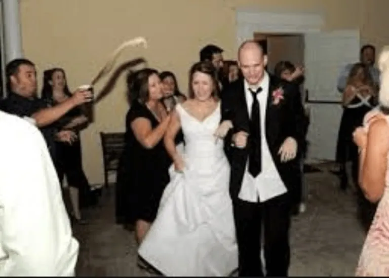 31 Epic Wedding Day Fails That Are Almost Sad To See