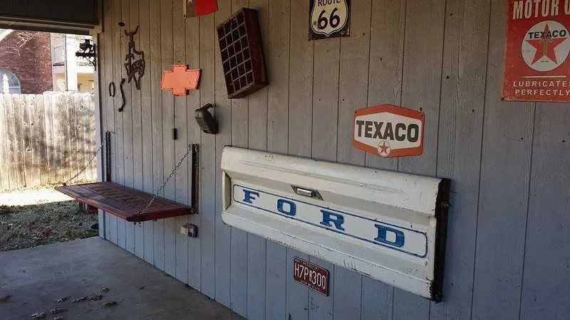 Tailgate Wall Bench - How To Build One For Yourself.