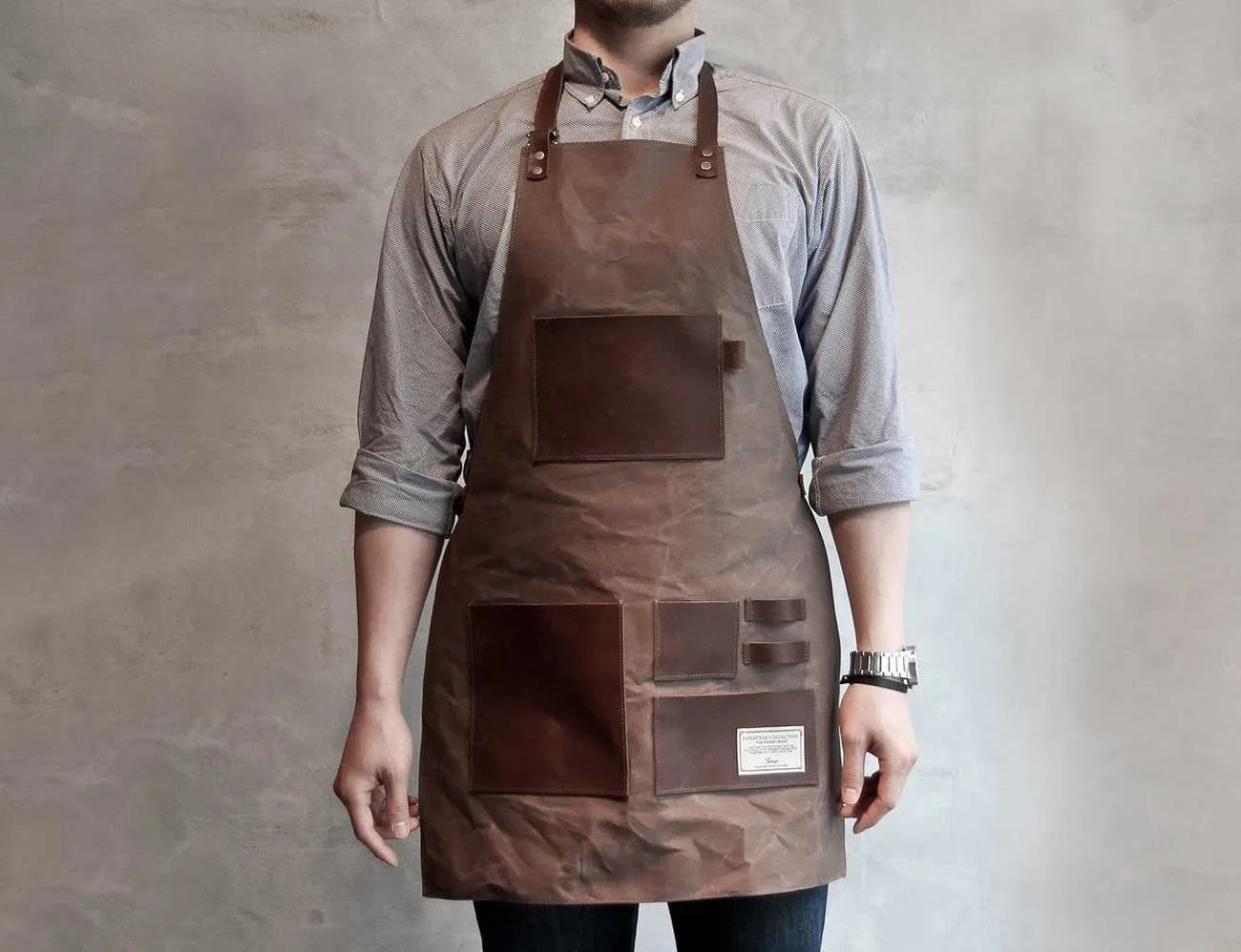 Gentleman’s Apron Oozes Handy And Suave In One Package