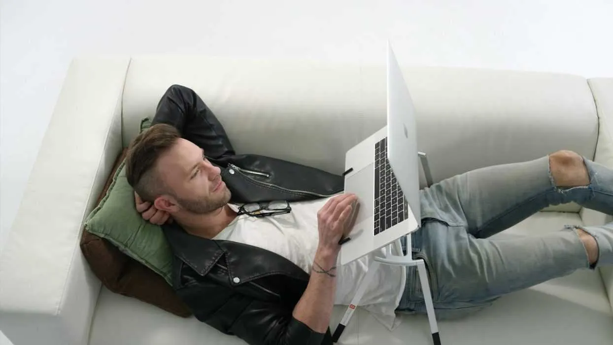 Ovel Lets You Adjust Your Laptop To Any Angle You Want